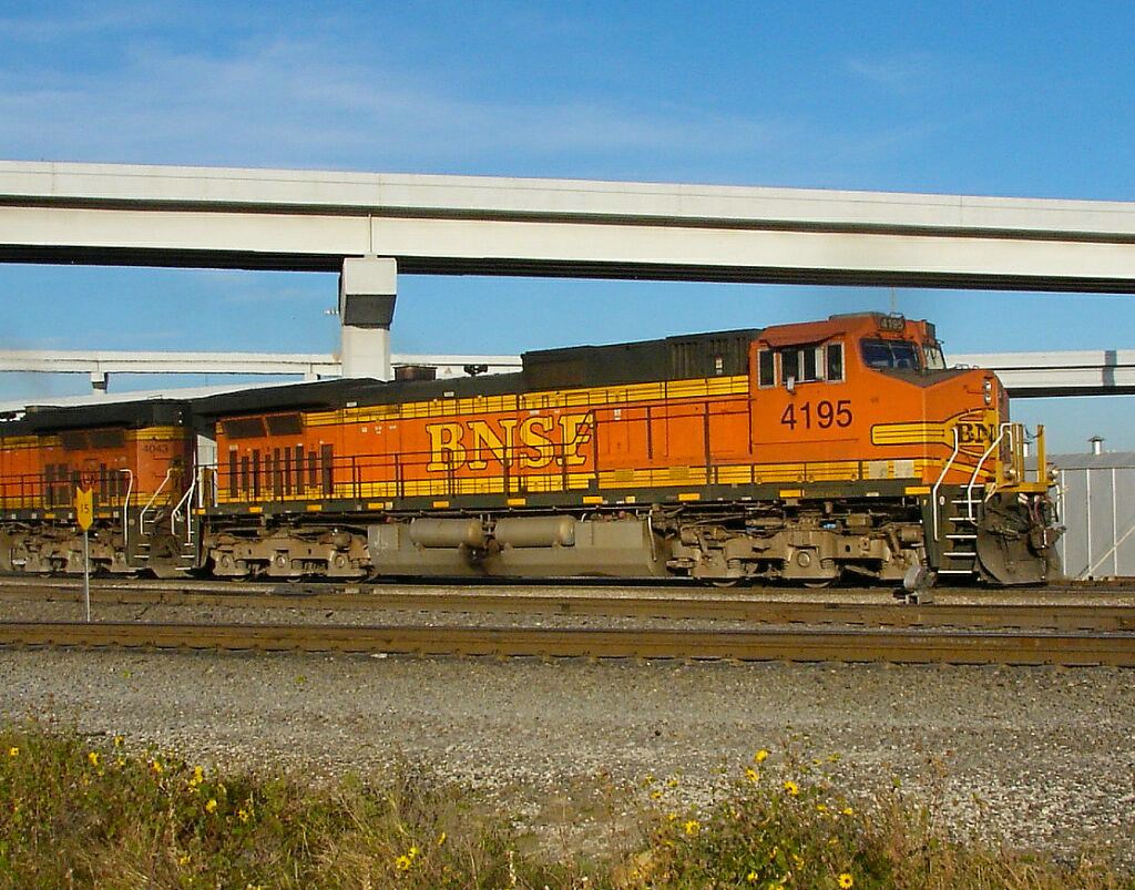 BNSF 4195
